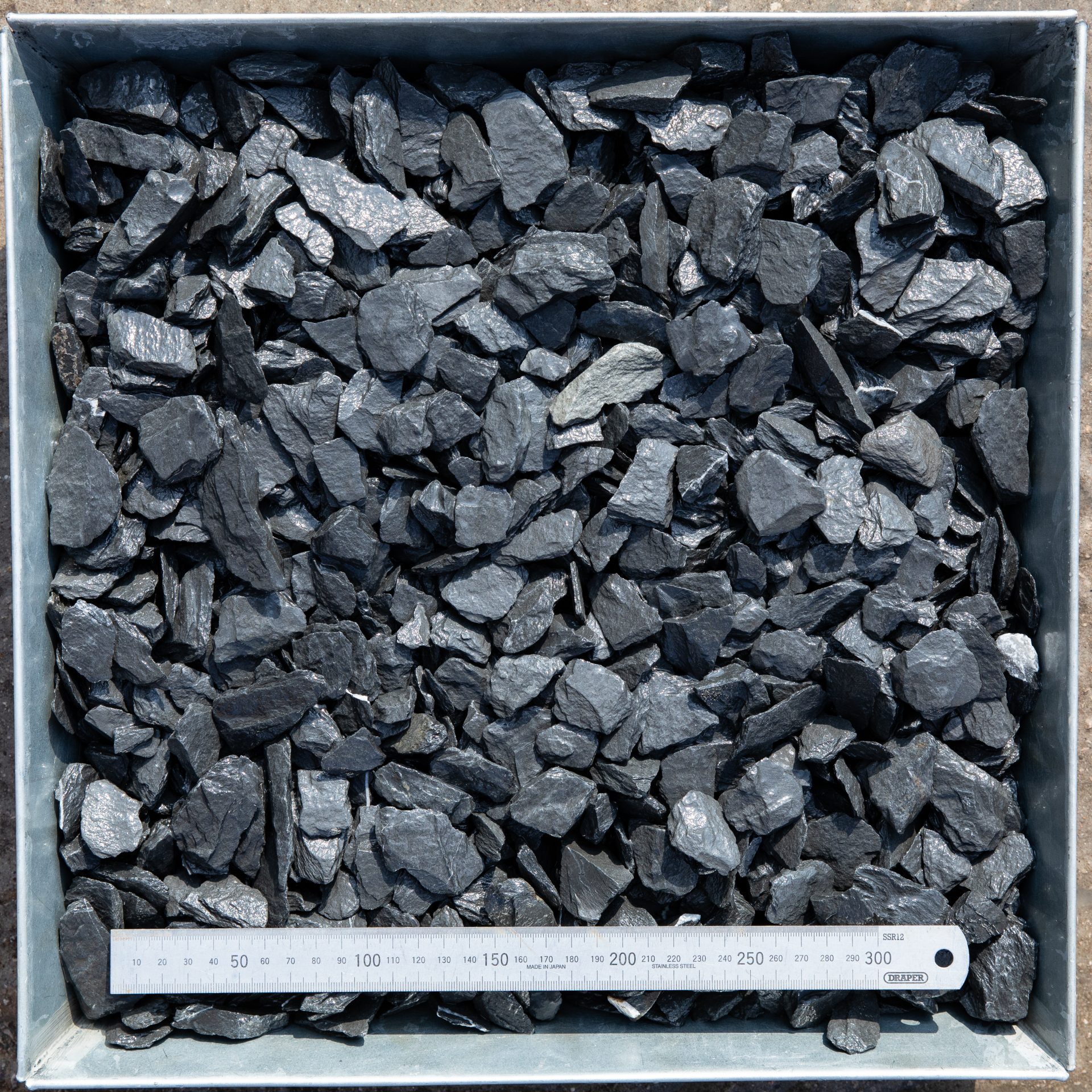 Blue Grey Slate | Lakeland Blue Grey 20mm Slate Aggregate - Bulk Bag ...