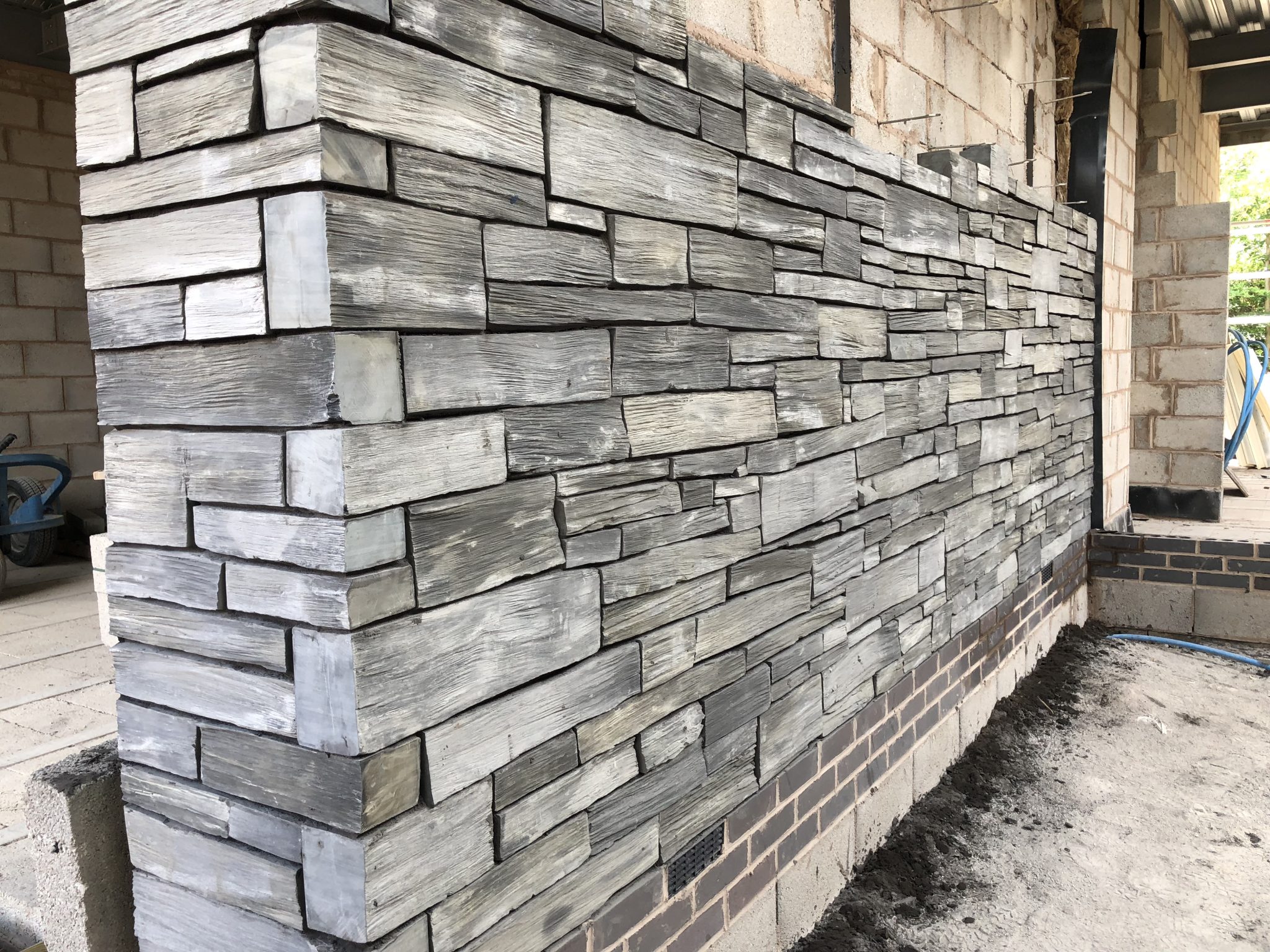 Welsh Pillared Blue Slate Walling - Per Mtr2 - UK Slate
